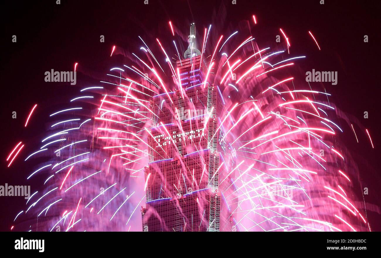 Taipei 101 fireworks hi-res stock photography and images - Alamy