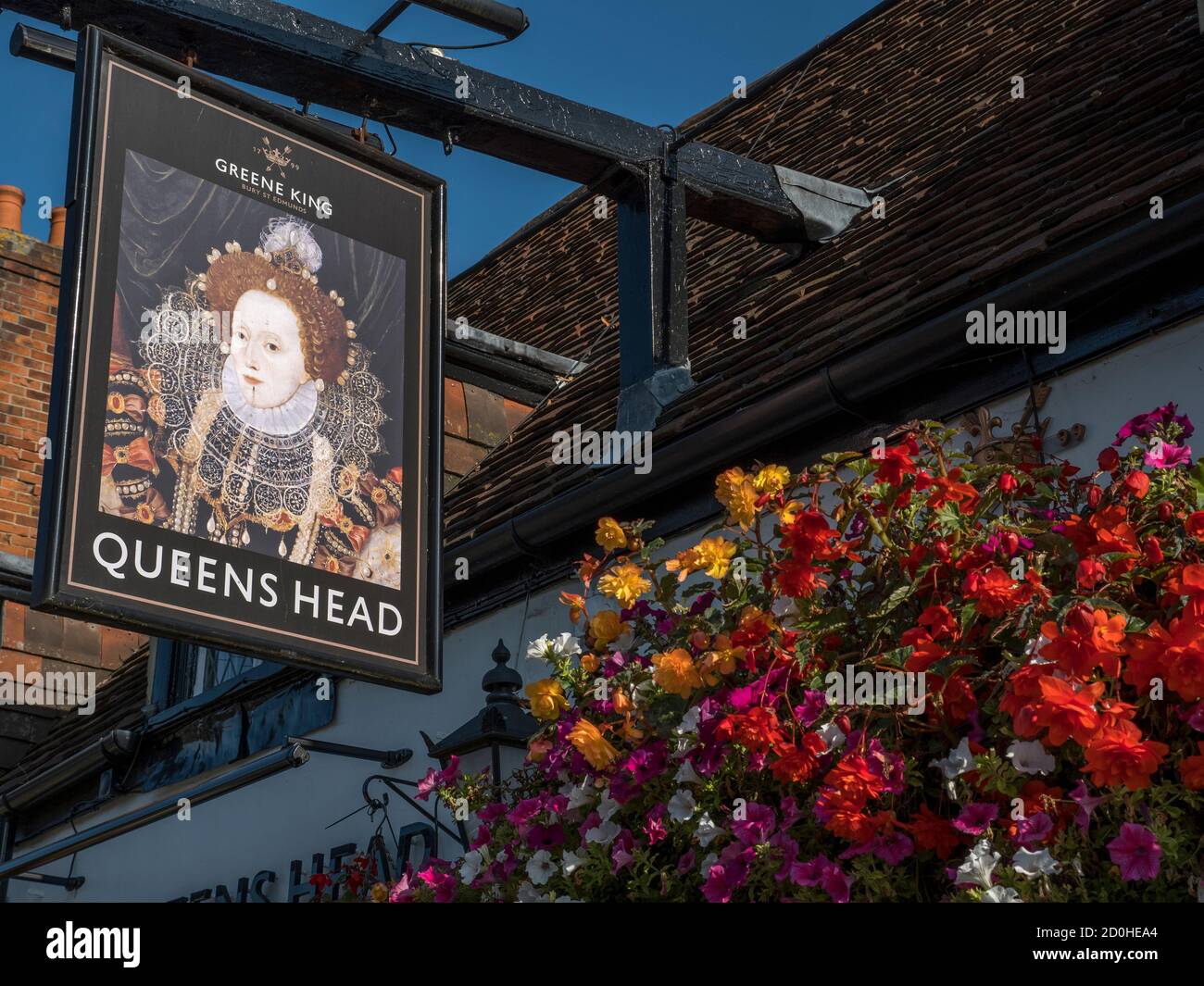 Queens Head Pub Sign with Flower Basket, Queens Head Pub, Wokingham ...