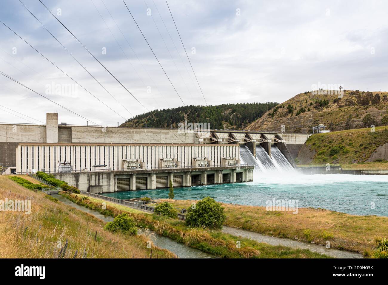 Aviemore Hydro Station in New Zealand, using water from man-made Lake ...