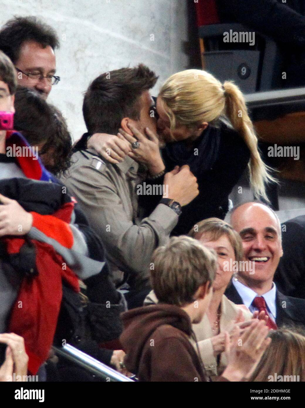 Shakira pique hi-res stock photography and images - Alamy