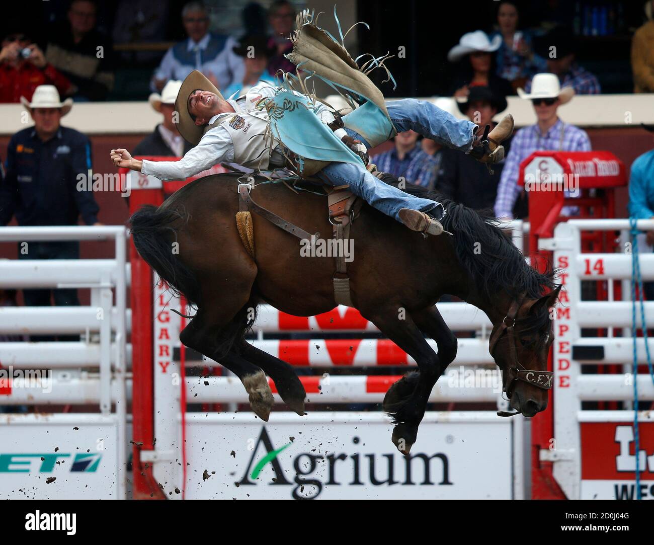 Rodeo cowboy pictures hi-res stock photography and images - Alamy
