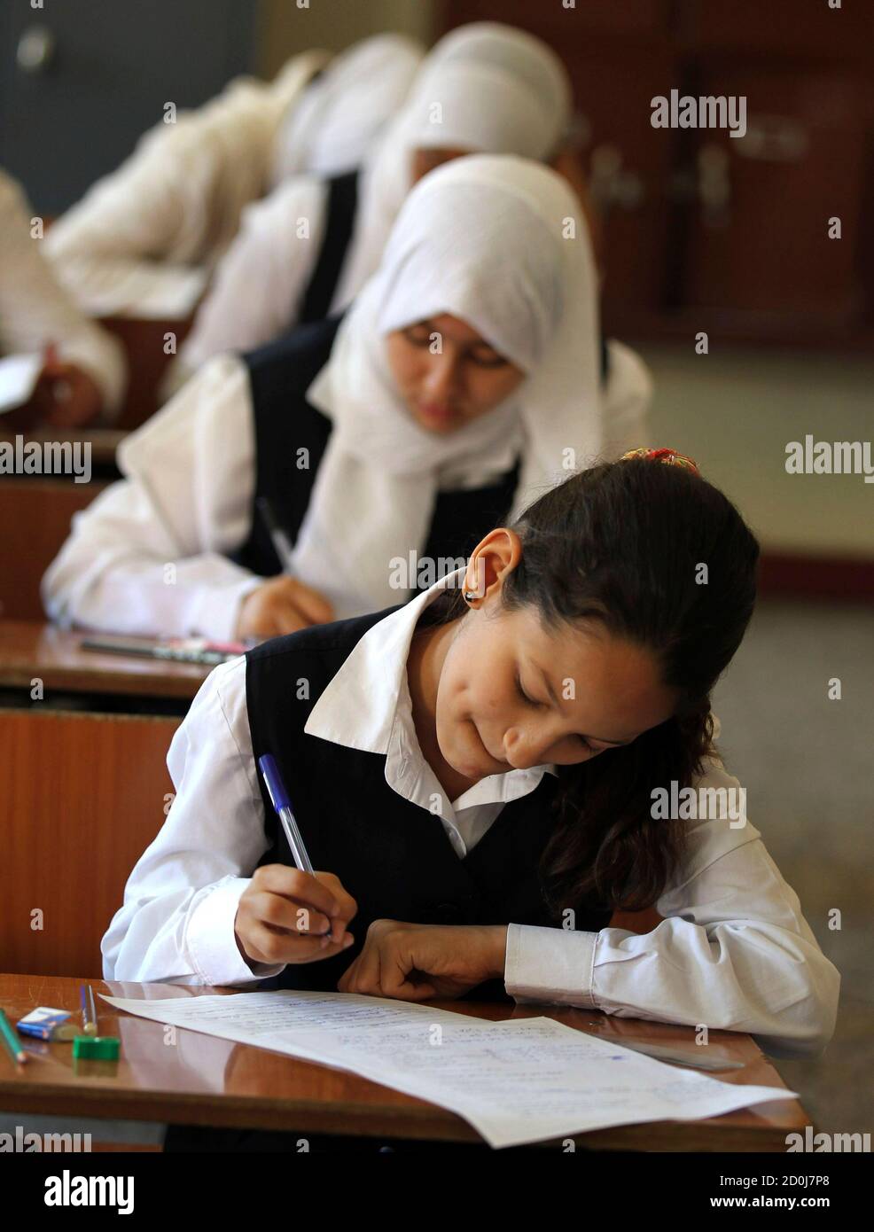 School children military conflict hi-res stock photography and images ...