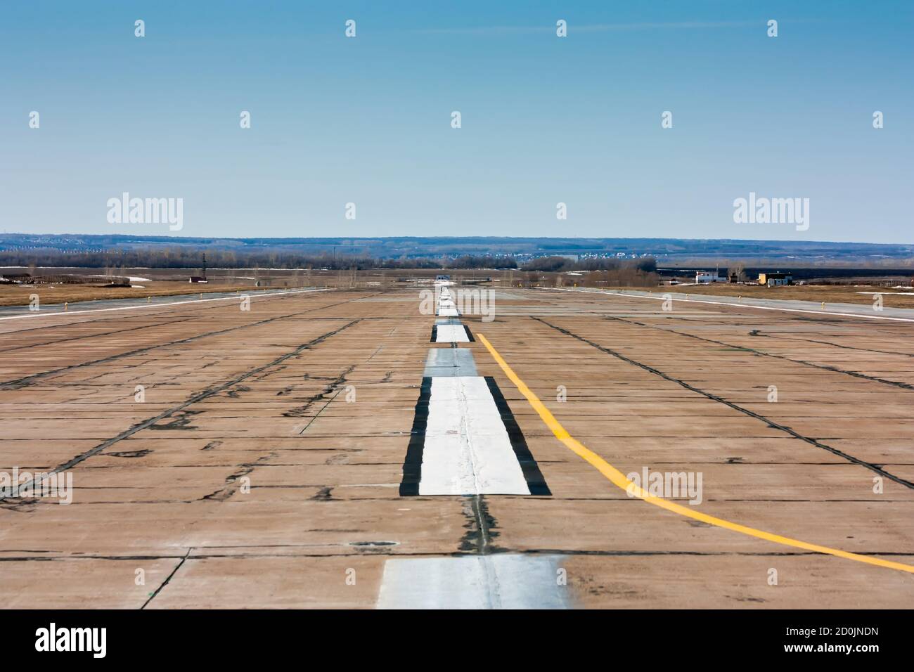 Empty airfield airstrip hi-res stock photography and images - Alamy
