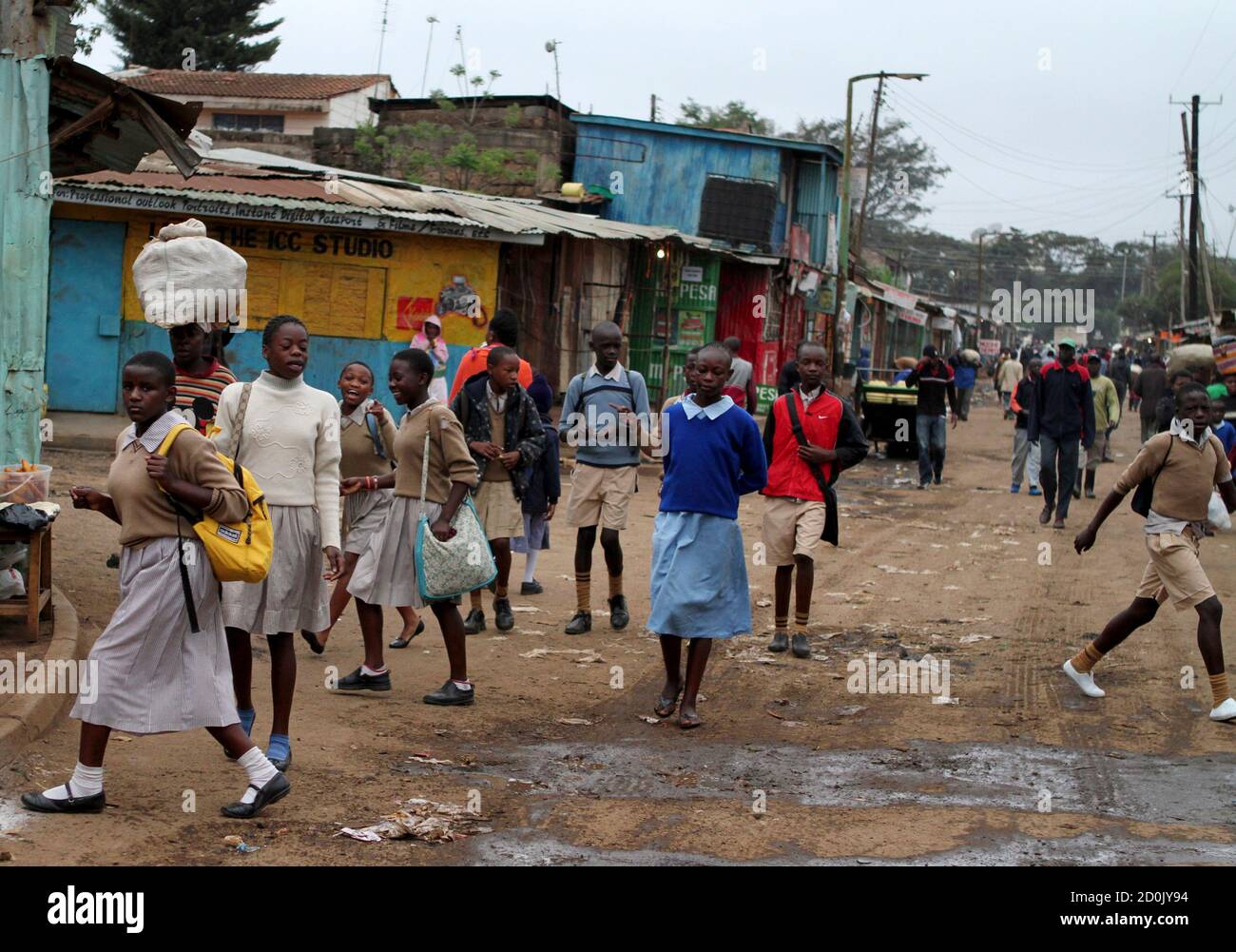 Street children in nairobi kenya hi-res stock photography and images ...