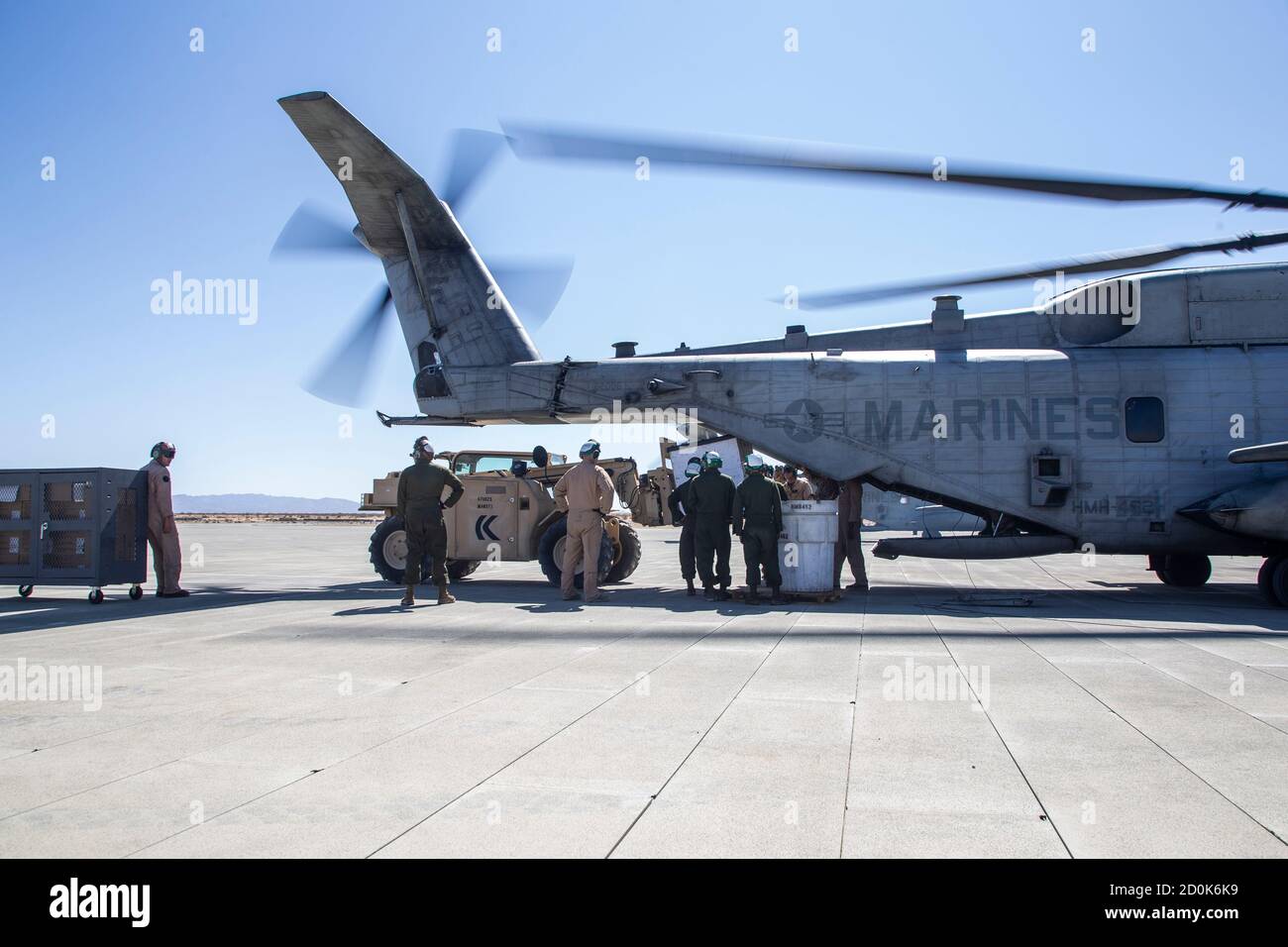 U.S. Marines with Marine Heavy Helicopter Squadron 462, Marine Aircraft ...