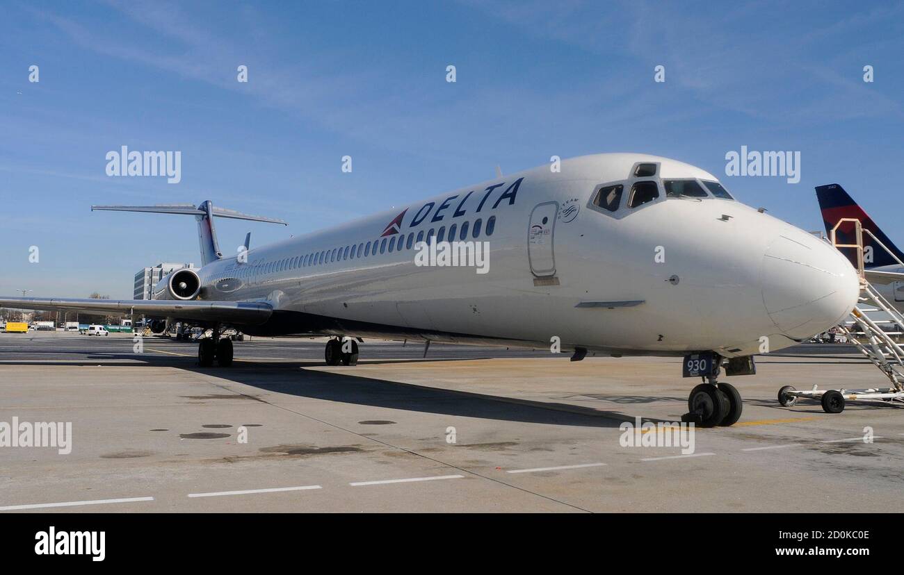 Md 88 hi-res stock photography and images - Alamy