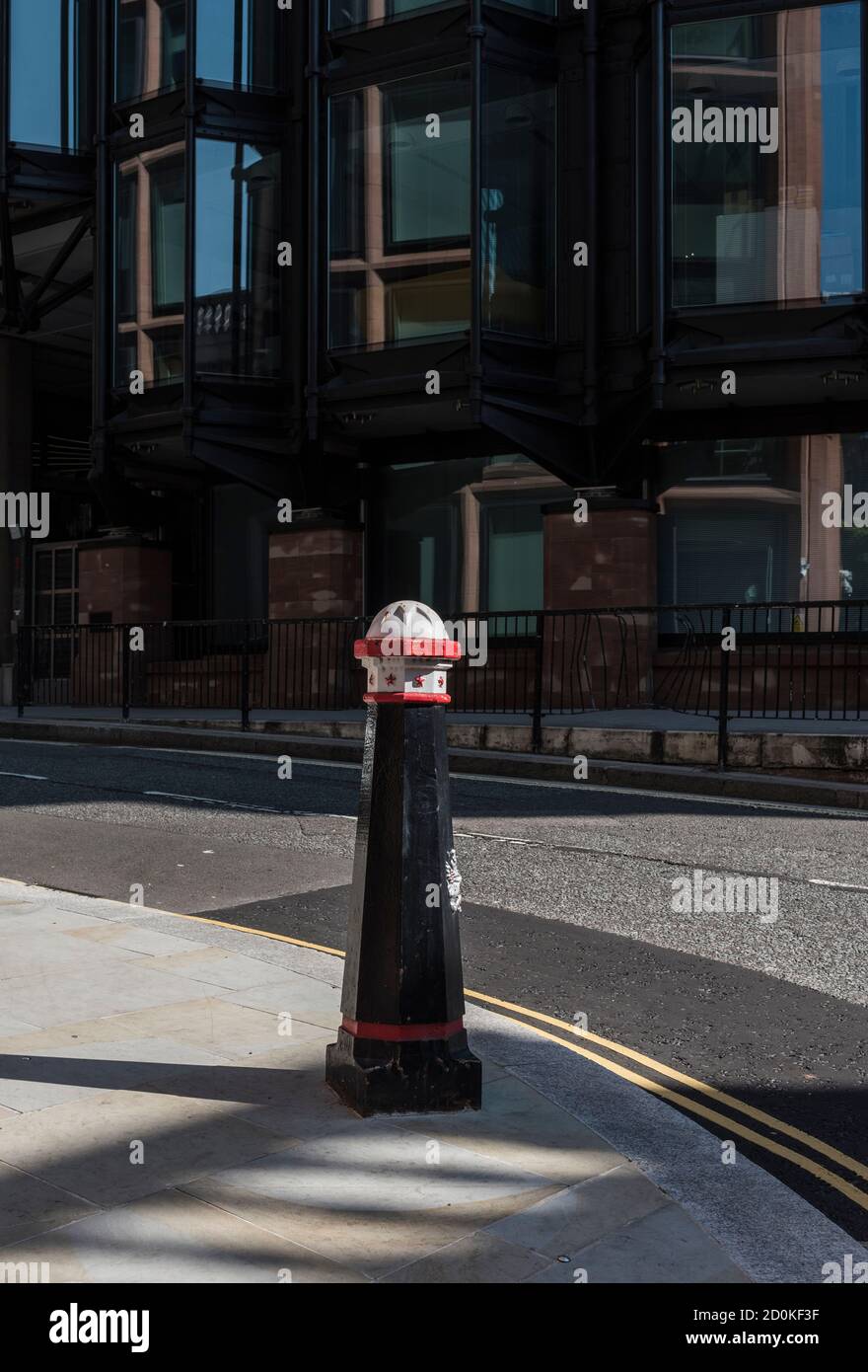 Curved bollard hi-res stock photography and images - Alamy