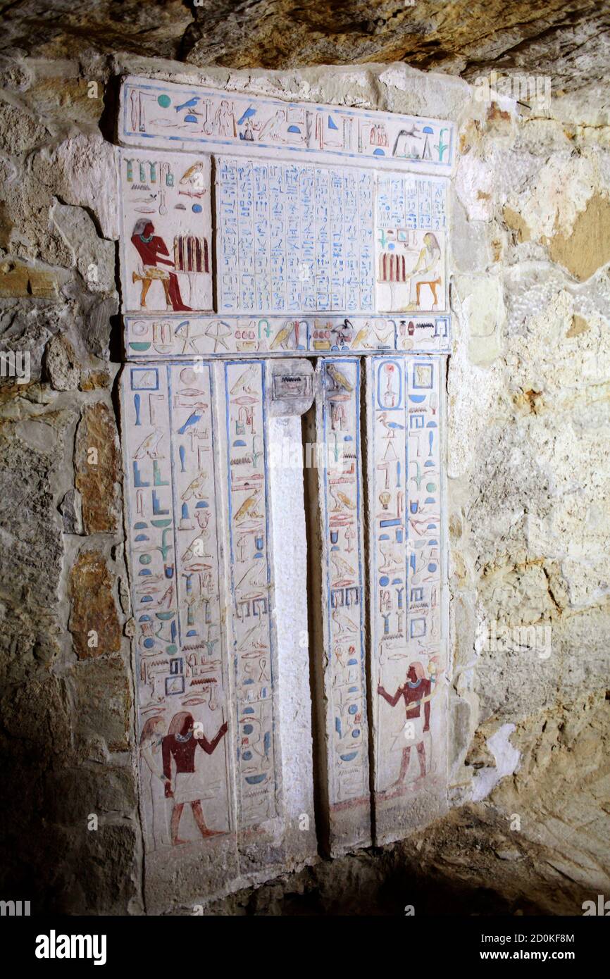 Ancient egyptian tomb door hi-res stock photography and images - Alamy