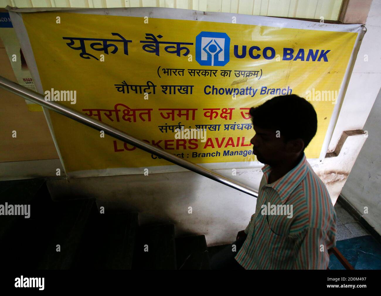 Placing ads hi-res stock photography and images - Alamy