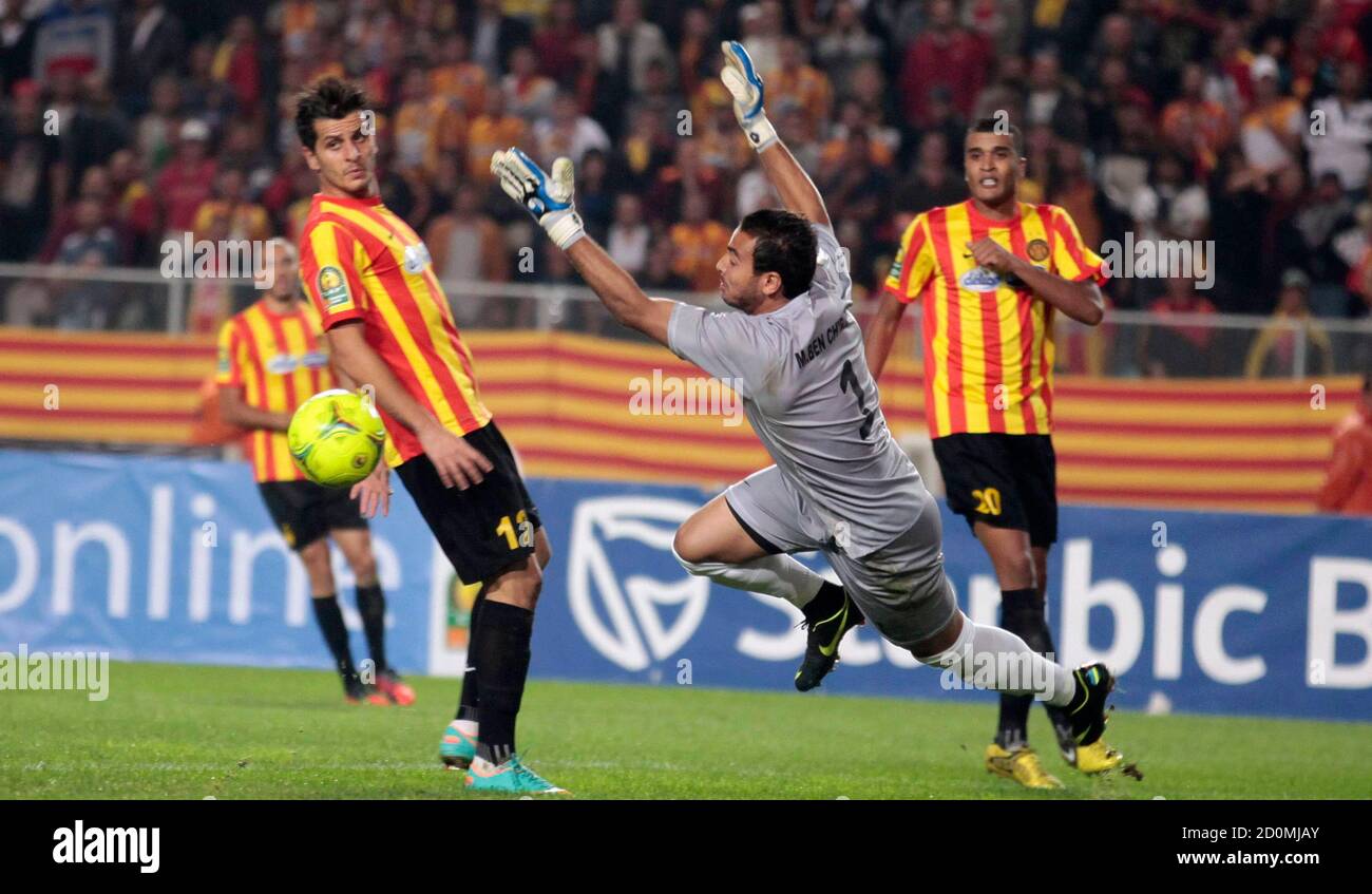Tunisia goalkeeper hi-res stock photography and images - Alamy