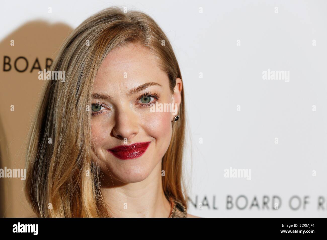 Amanda seyfried headshot hi-res stock photography and images - Alamy