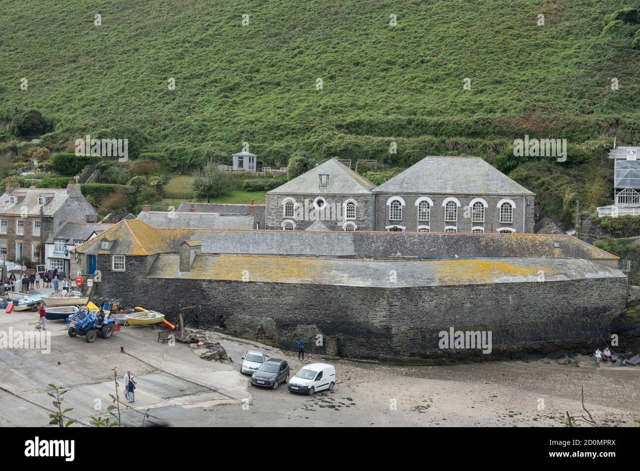 The old fish cellar on the harbour at Port Isaac, Cornwall Stock Photo ...