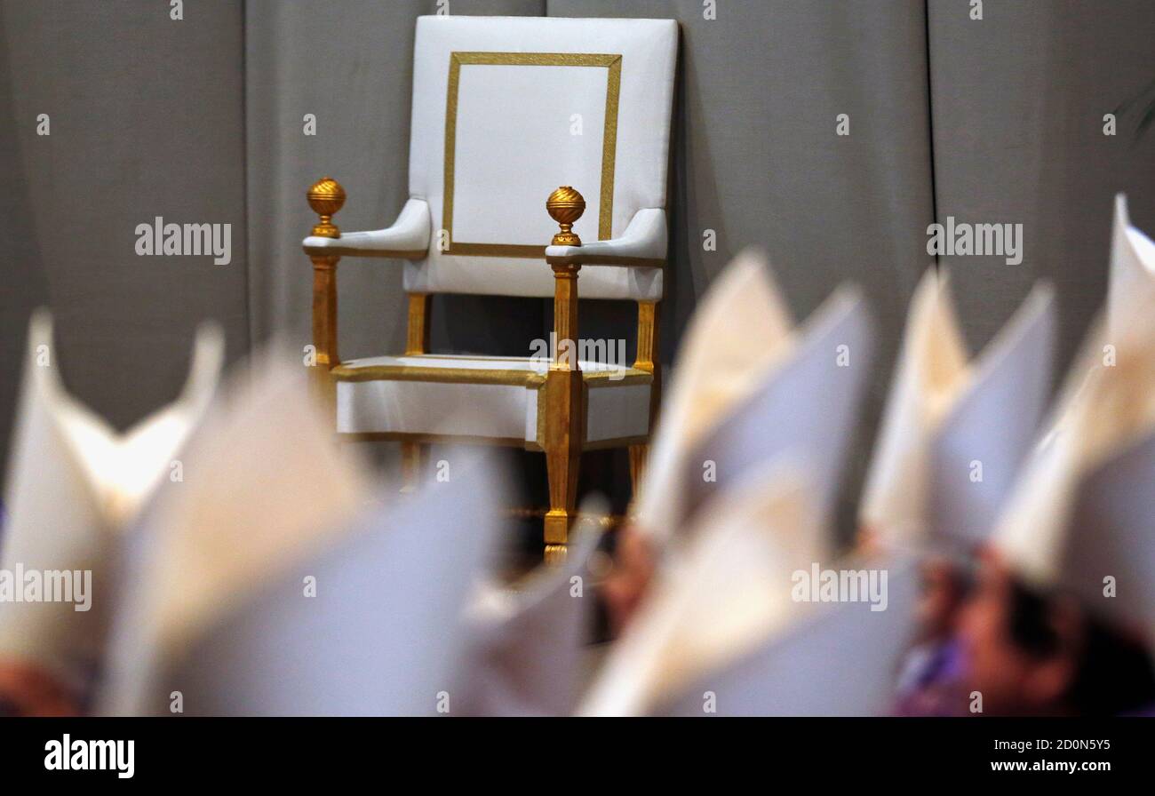 Papal Throne High Resolution Stock Photography and Images - Alamy
