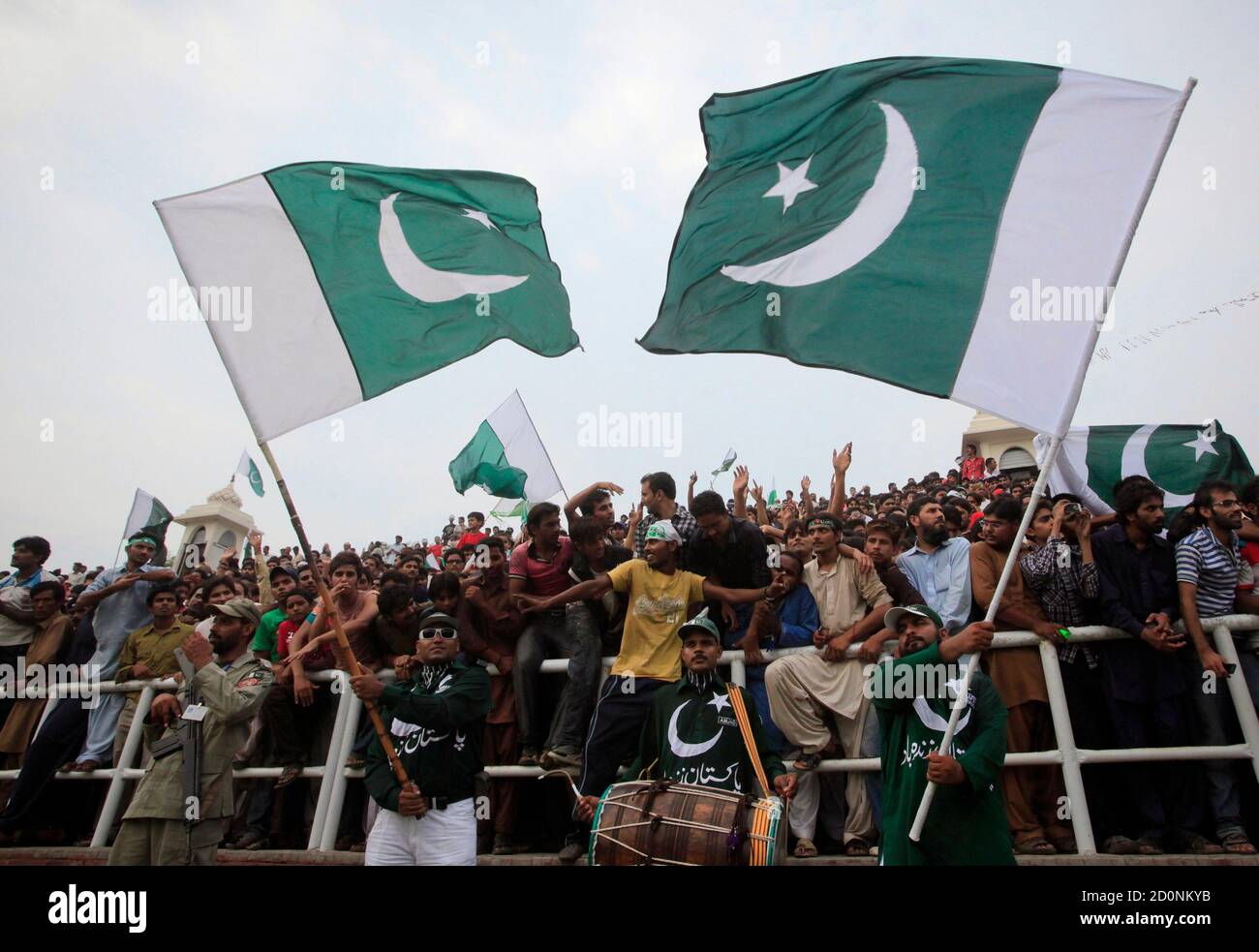 Pakistans national flags hi-res stock photography and images - Alamy