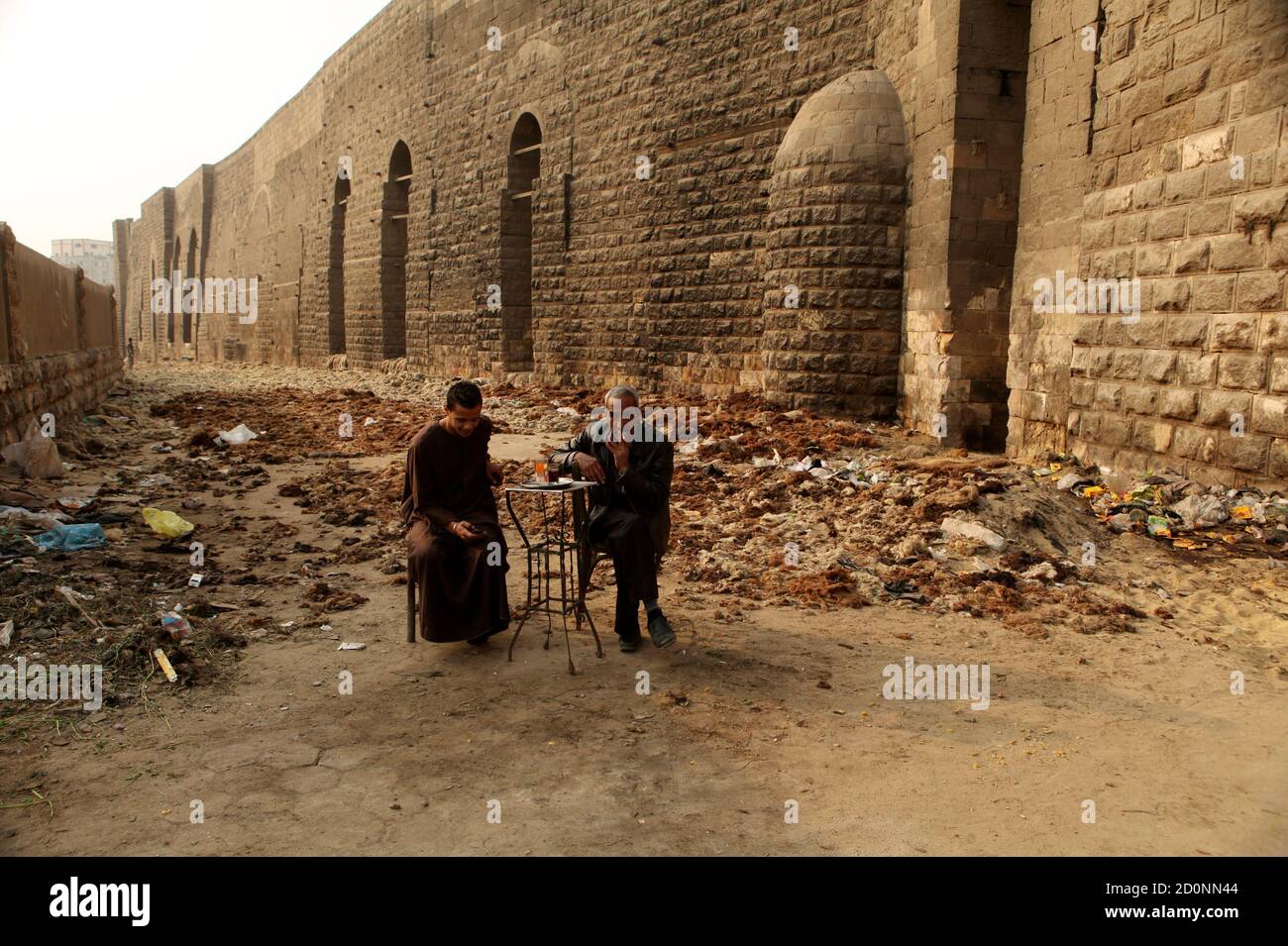 Egyptian men drinking tea hi-res stock photography and images - Alamy