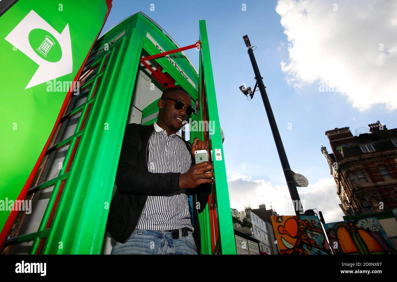 Solarbox green telephone boxes hi-res stock photography and images - Alamy