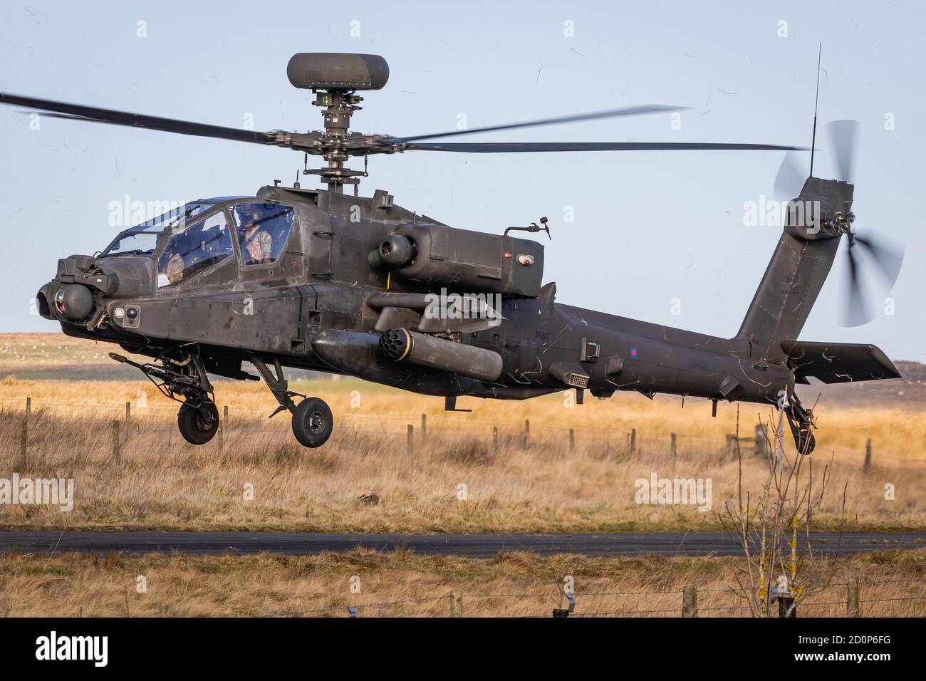 Ah64 apache gunship hi-res stock photography and images - Alamy