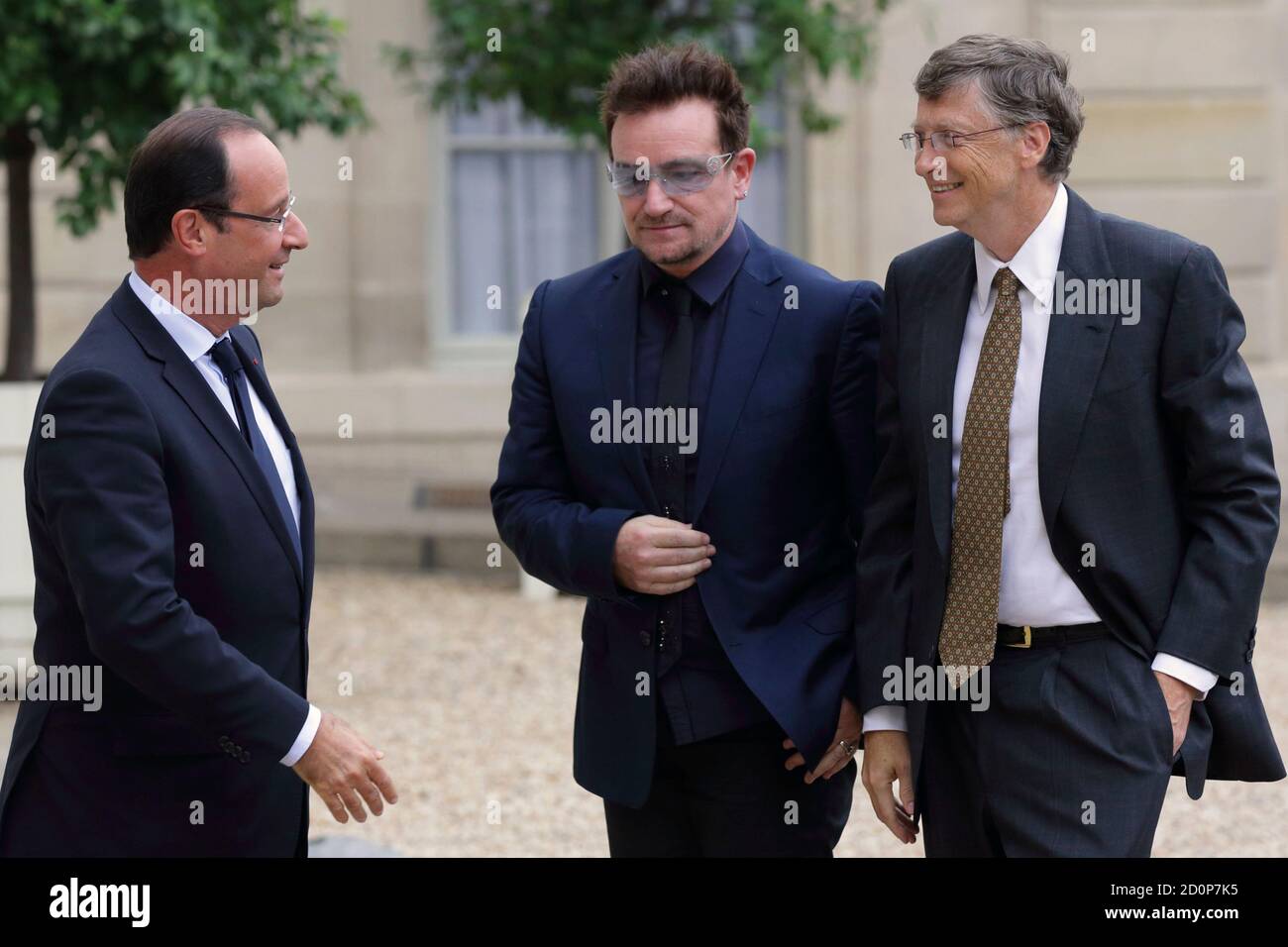 Bono with bill gates hi-res stock photography and images - Alamy