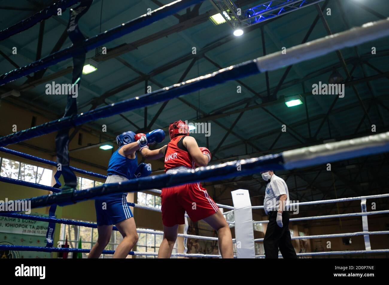 Women boxing referee hi-res stock photography and images - Alamy