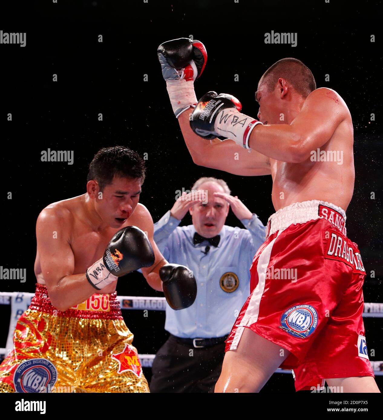 Asia super featherweight hi-res stock photography and images - Alamy