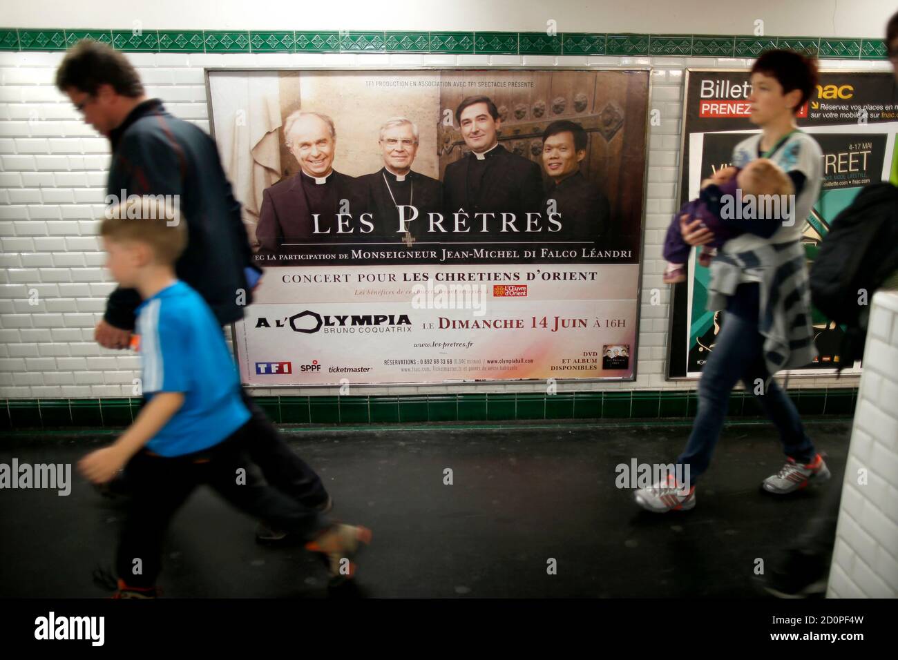 Advertising poster in paris metro hi-res stock photography and images ...