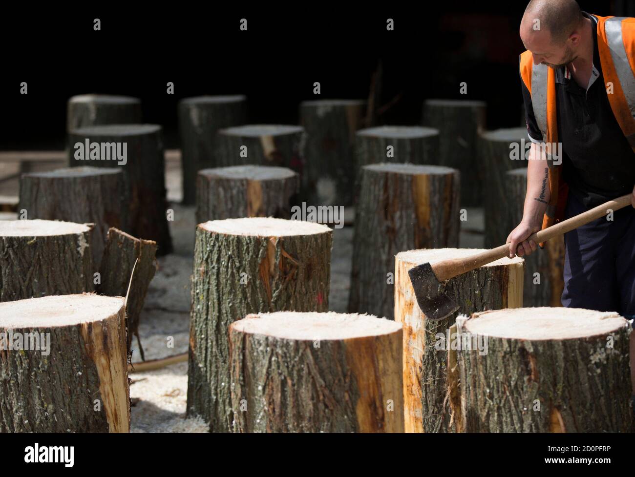 Cricket bat makers hi-res stock photography and images - Alamy