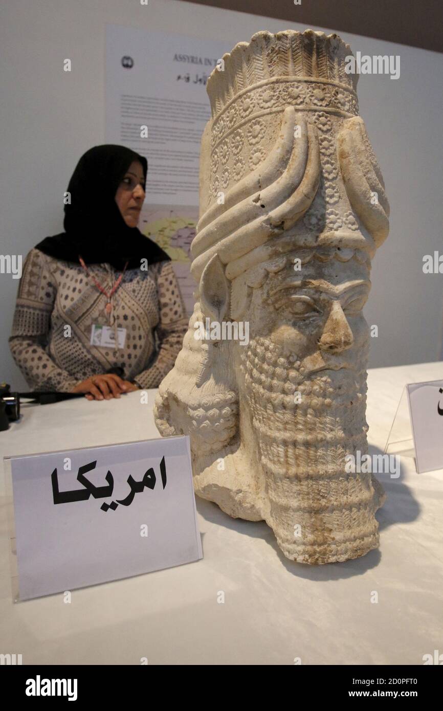 Ancient assyrian statue hi-res stock photography and images - Alamy