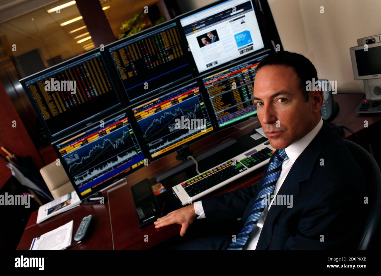 Portfolio management office hi-res stock photography and images - Alamy