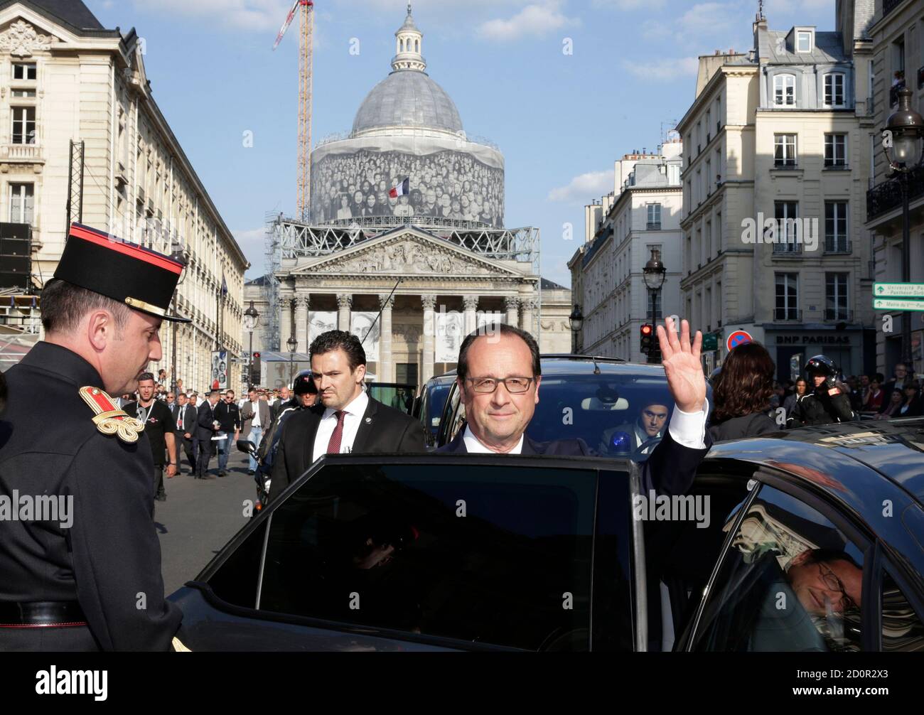 Bodyguards paris hi-res stock photography and images - Alamy