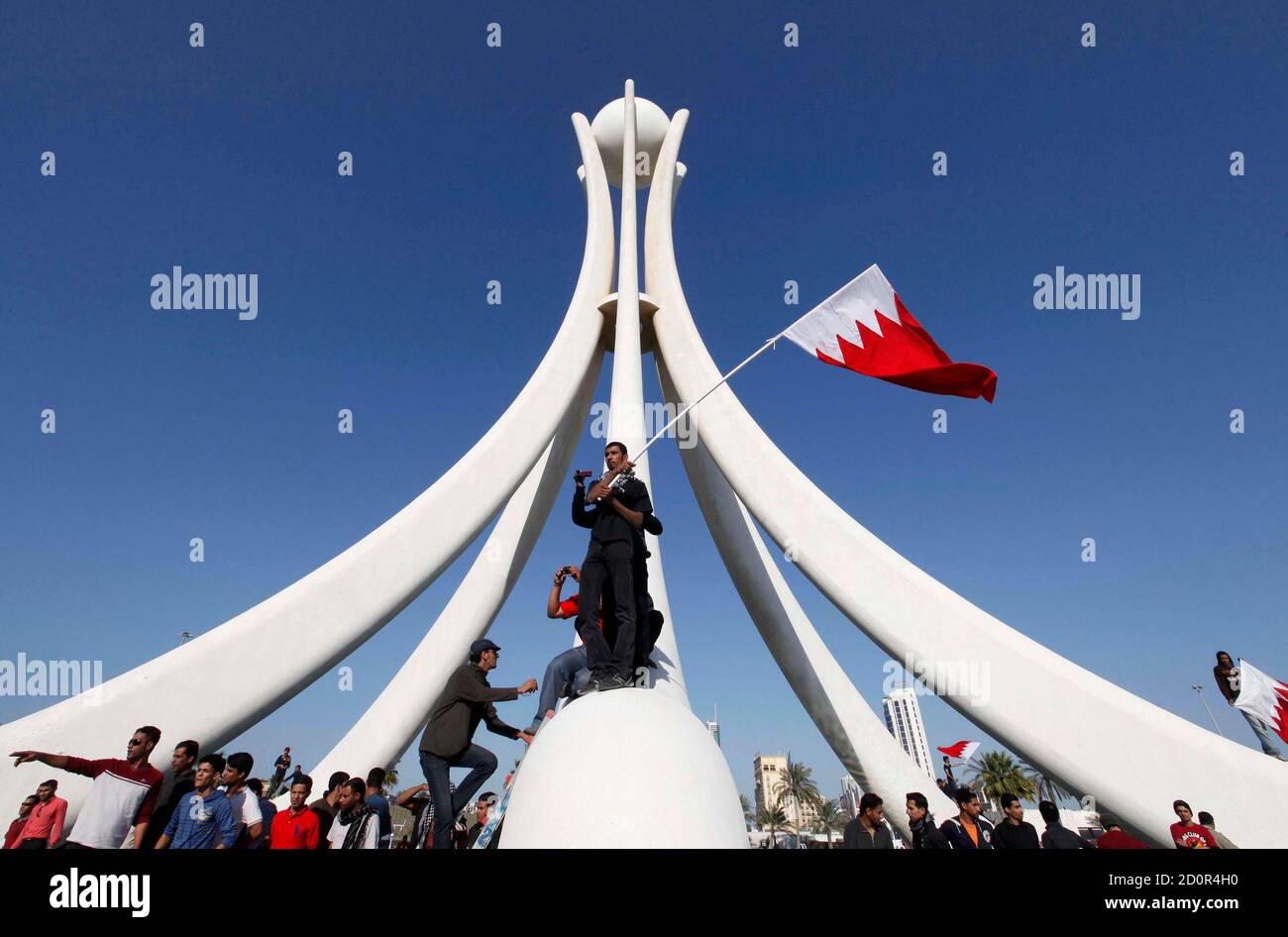 Pearl roundabout manama bahrain hi-res stock photography and images - Alamy