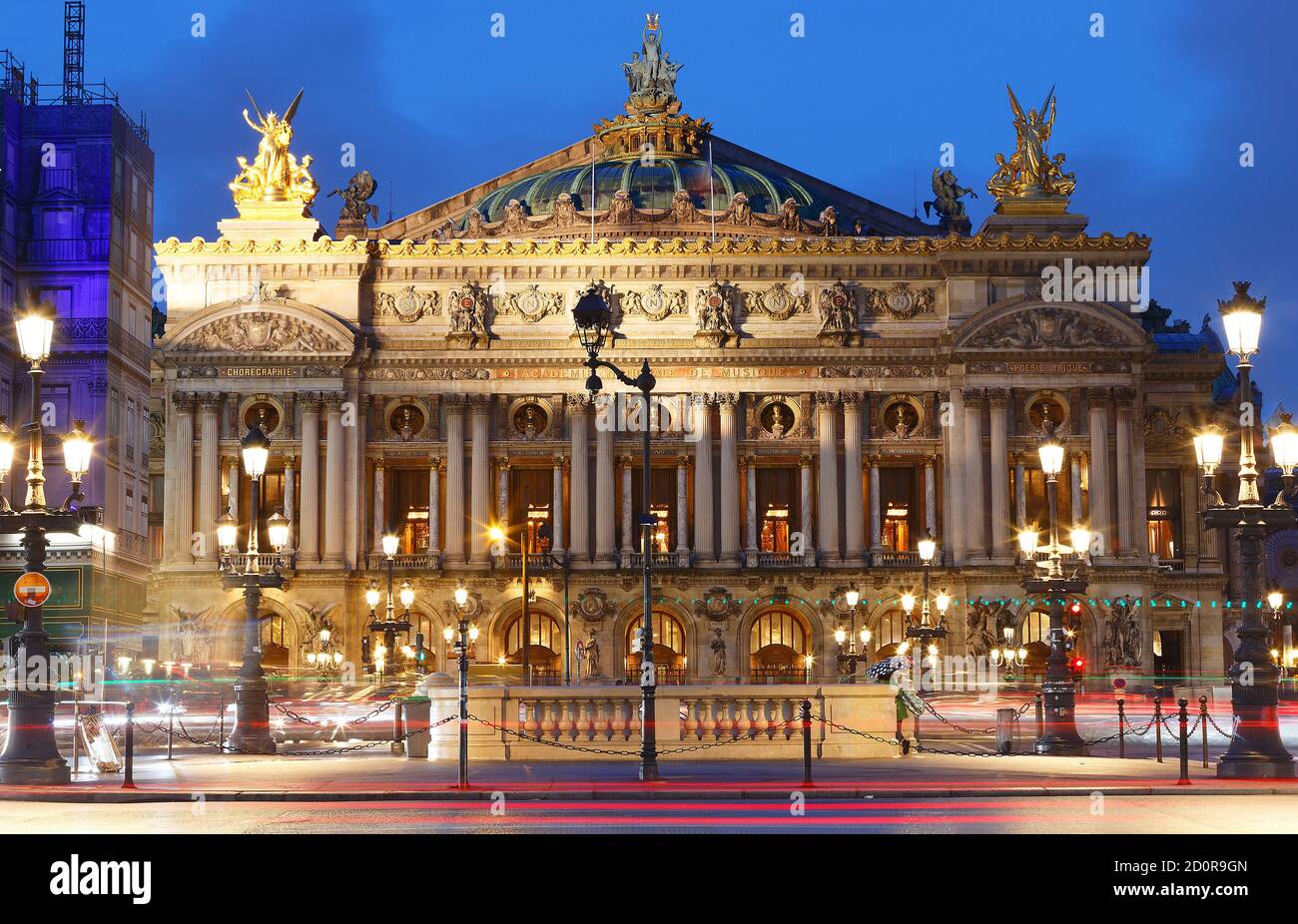 Night front view of the Opera National de Paris. France Stock Photo - Alamy