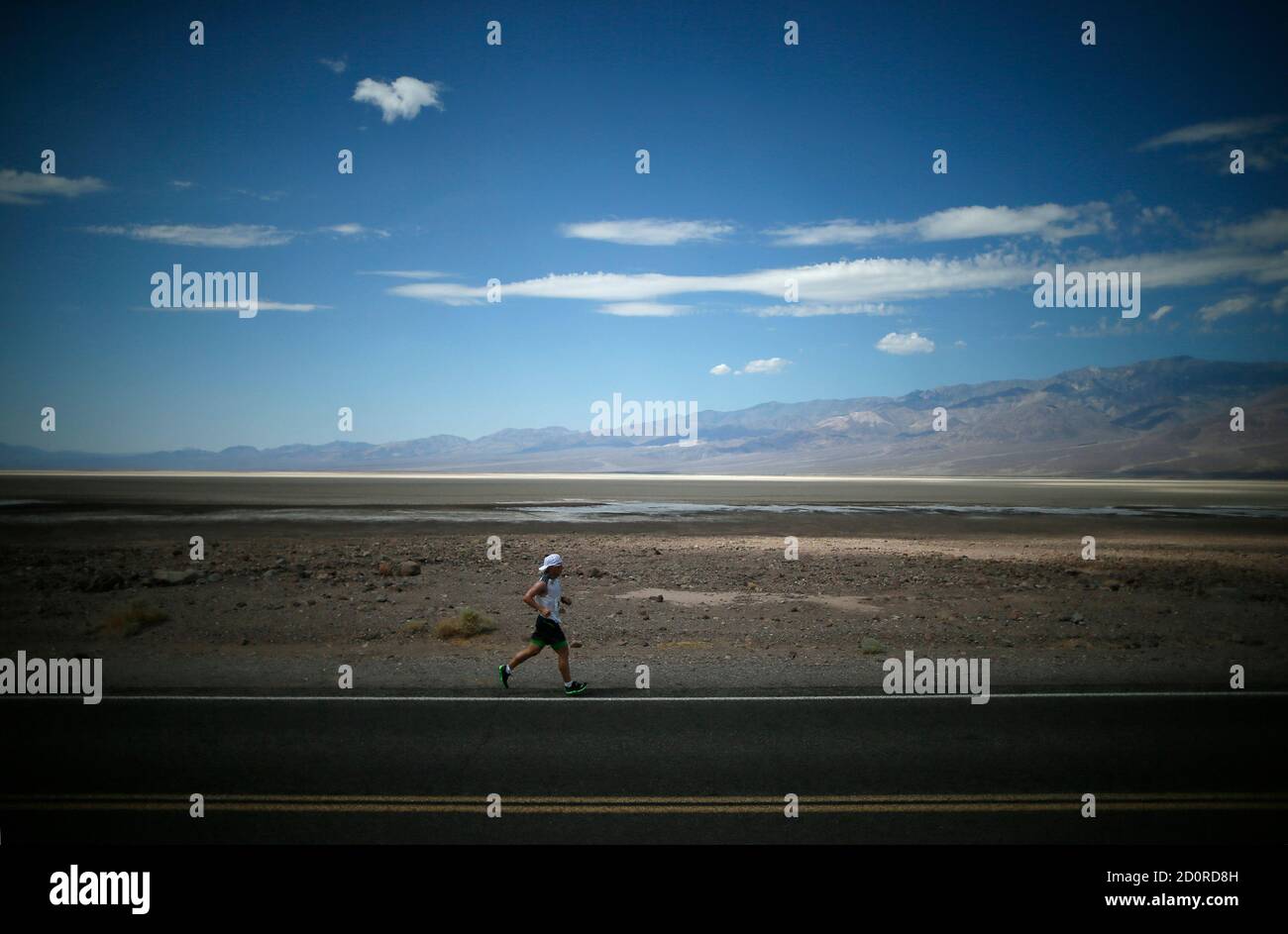 Badwater ultramarathon death valley hi-res stock photography and images ...