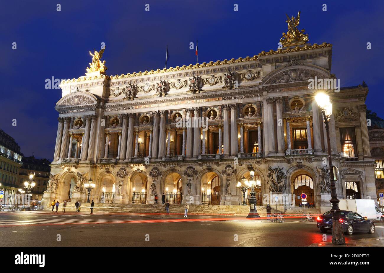 Night front view of the Opera National de Paris. France Stock Photo - Alamy