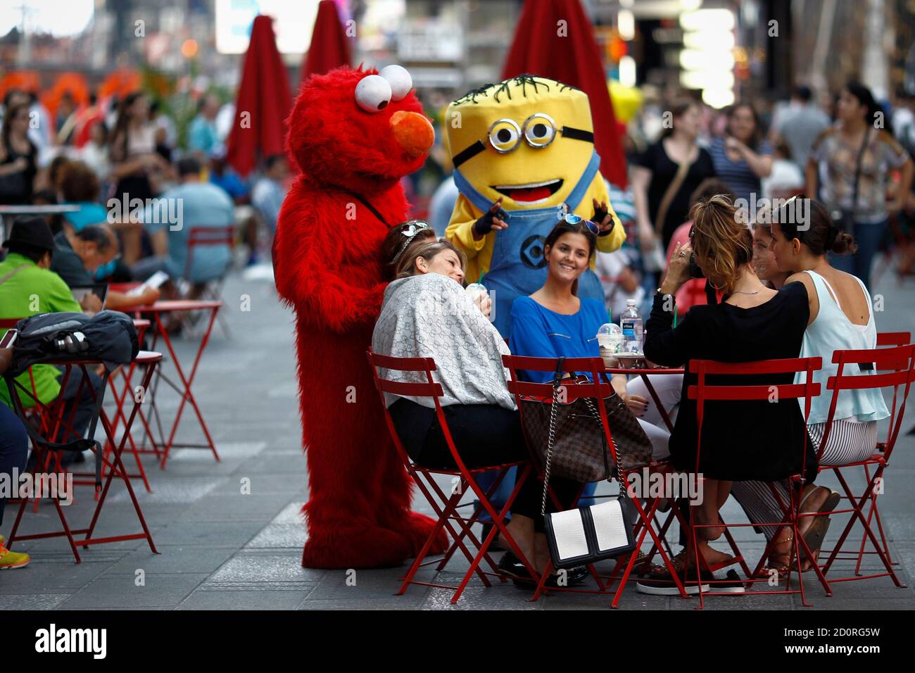 Sesame street character hi-res stock photography and images - Alamy