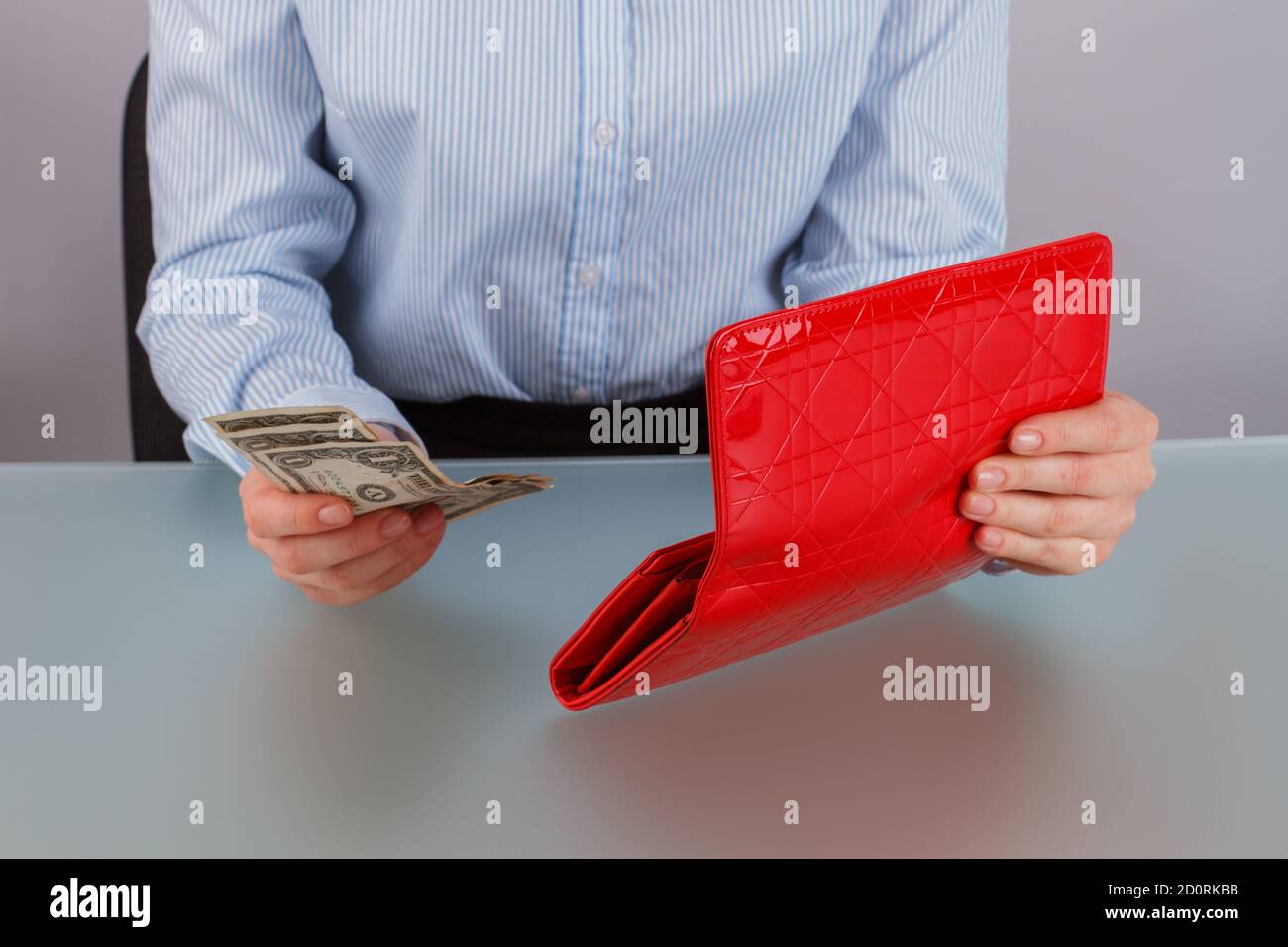 Woman office cash one person hi-res stock photography and images - Alamy