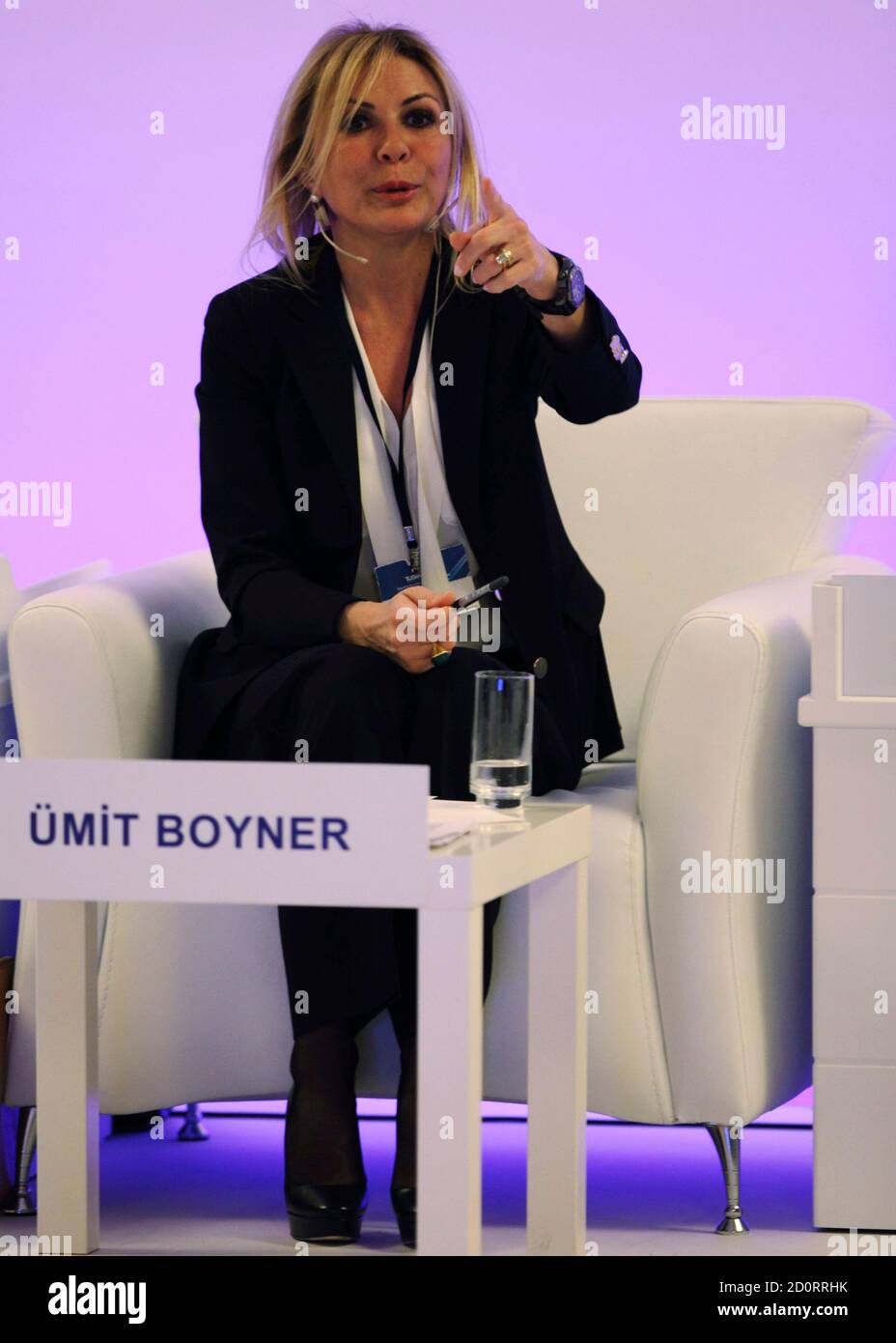 Businessmens hi-res stock photography and images - Alamy