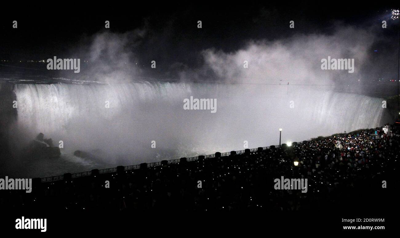 Wallenda Niagara High Resolution Stock Photography and Images - Alamy