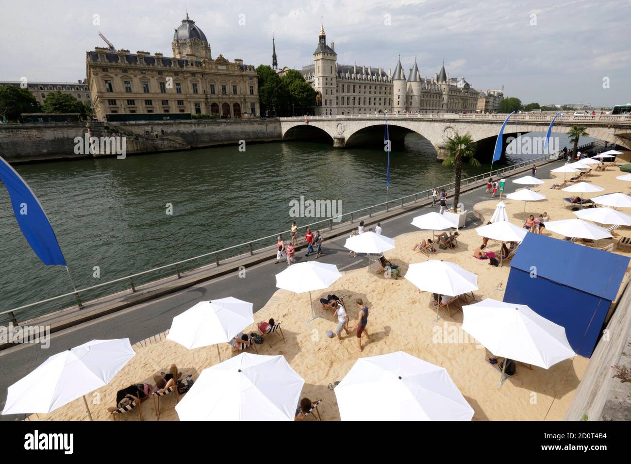 Imported sand hi-res stock photography and images - Alamy