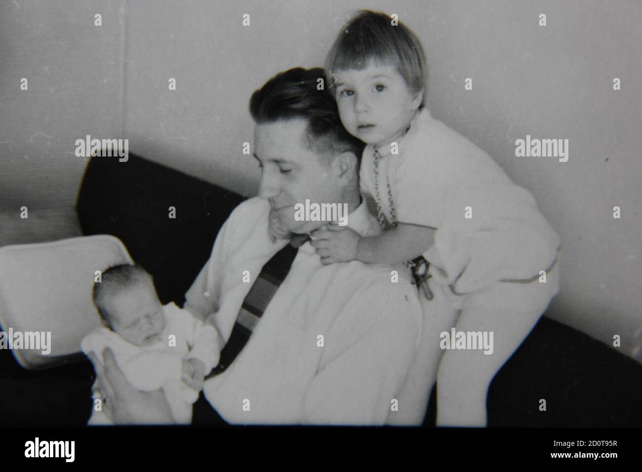 Fatherhood 1970s hi-res stock photography and images - Alamy