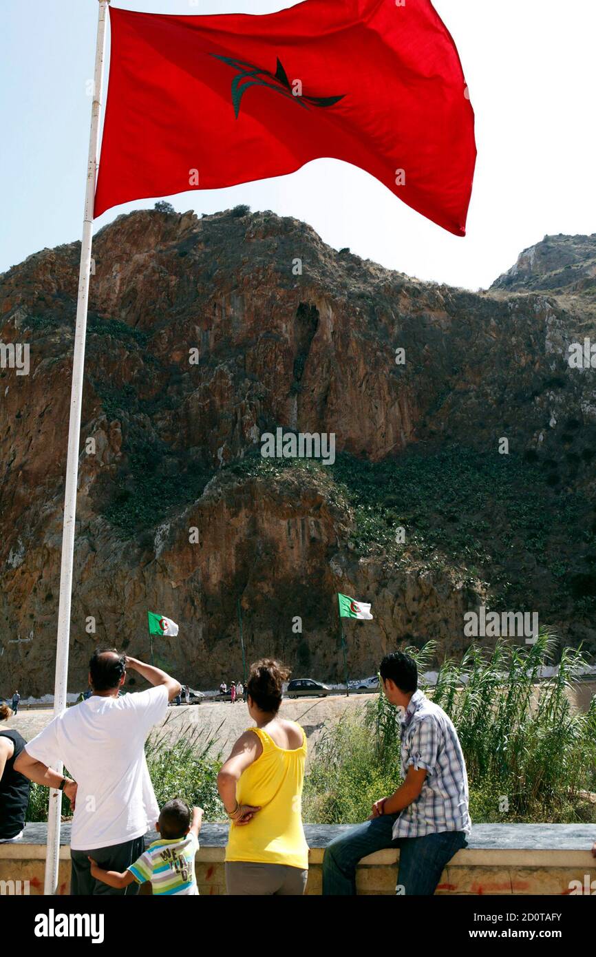 Algerian borders hi-res stock photography and images - Alamy