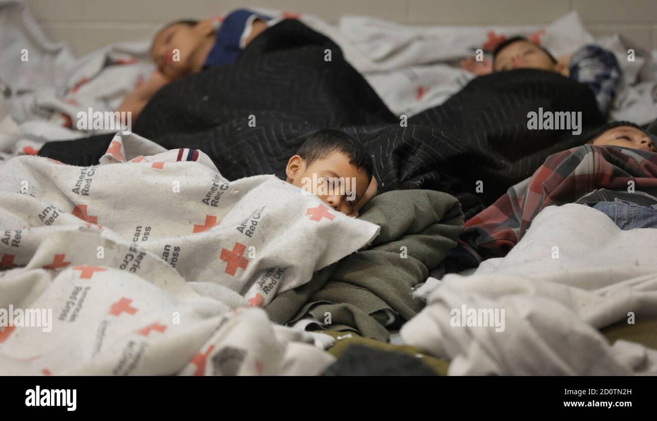 Detainees u s border hi-res stock photography and images - Alamy