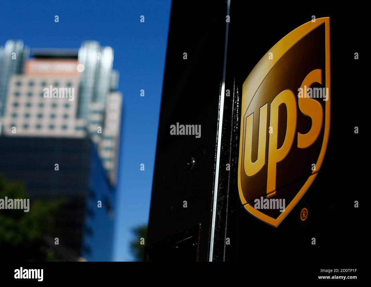 United parcel service ups in hi-res stock photography and images - Alamy