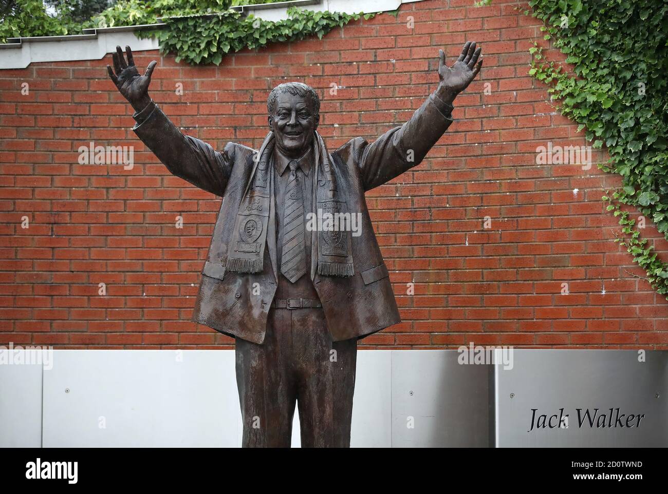 Jack walker statue outside the ground hi-res stock photography and ...