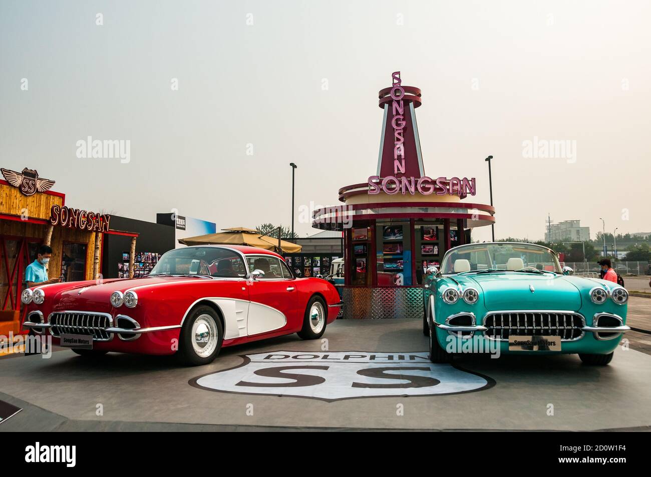 Byd dolphin hi-res stock photography and images - Alamy