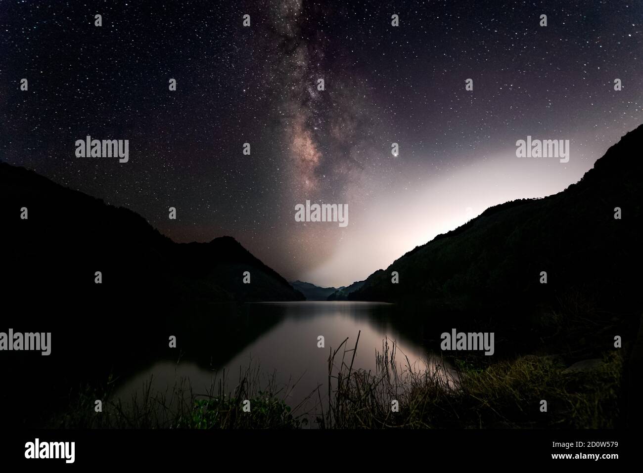 Milky way over a river Stock Photo - Alamy