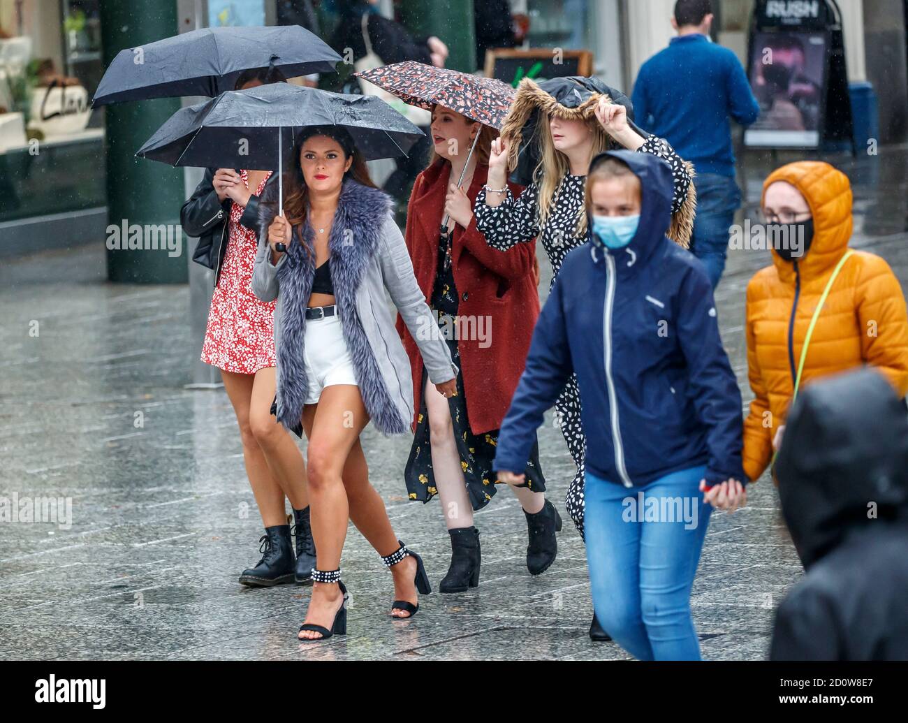 As heavy rain is lashing parts of the uk hi-res stock photography and ...
