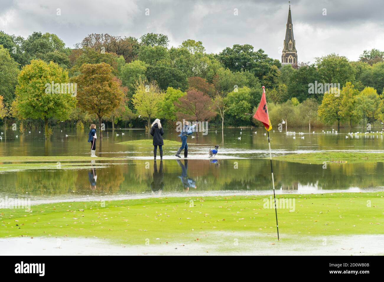 Brent valley river golf hi-res stock photography and images - Alamy