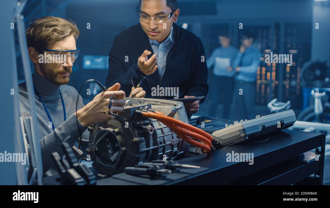 Electrical engineers design hi-res stock photography and images - Alamy