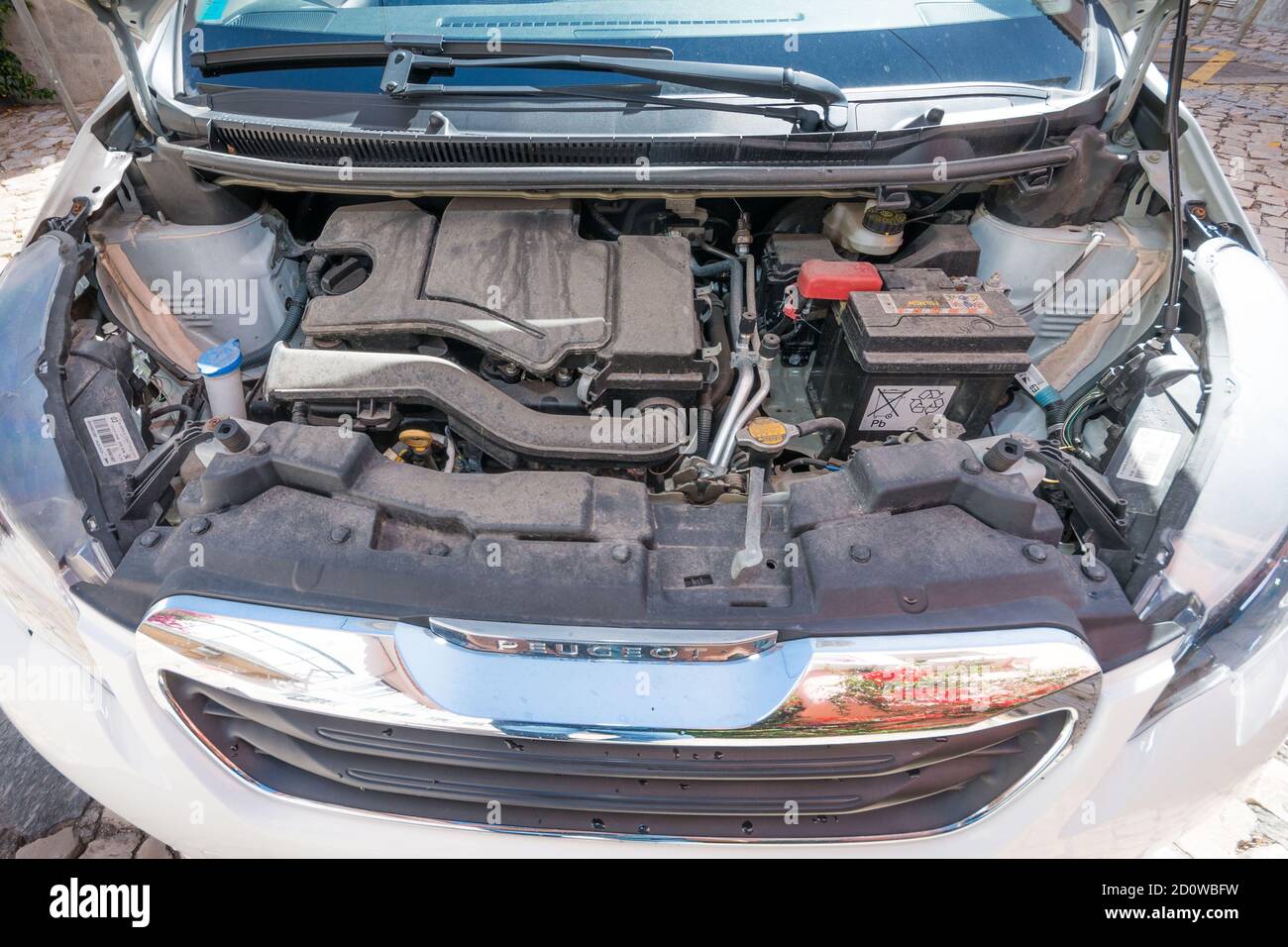 Under the bonnet of a Peugeot 106 car Stock Photo - Alamy