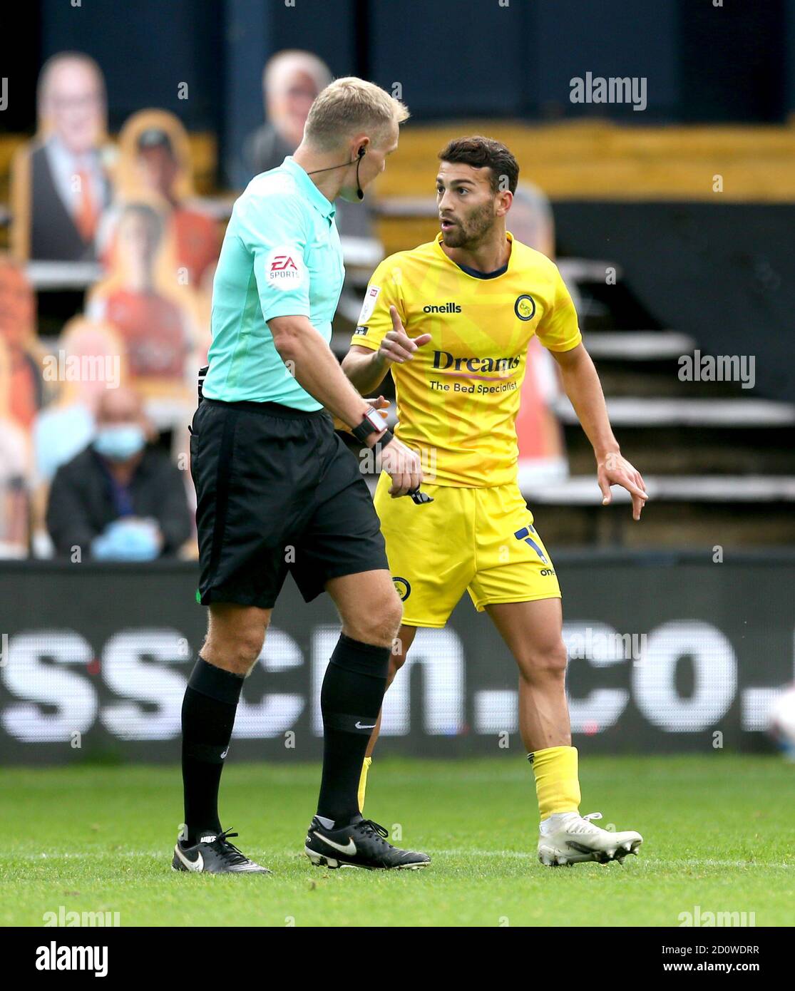 Referee graham scott after hi-res stock photography and images - Alamy